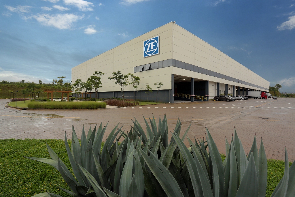 ZF inaugura primeiro Centro de Distribuição - Oficina Brasil | Pitstop