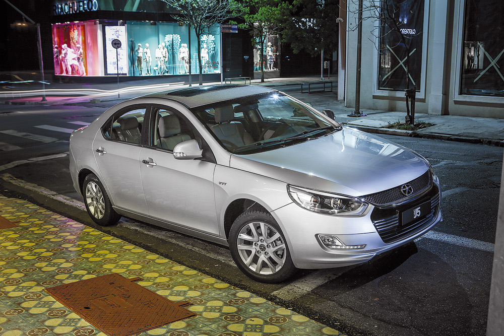 JAC J5 1.5 flex tem motor esforçado, mas não consegue dar conta do ...