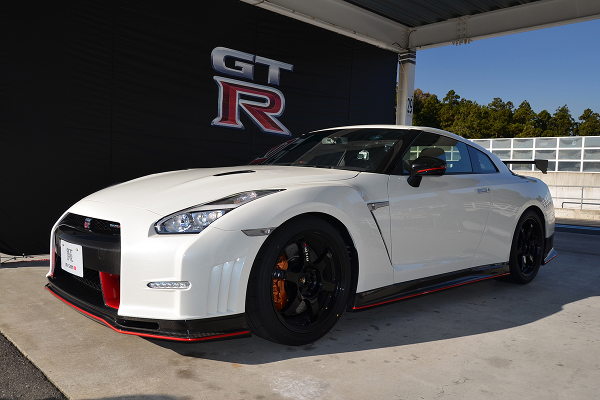 GT-R e GT-R Nismo chegam ao Brasil em 2016 - Oficina Brasil | Pitstop