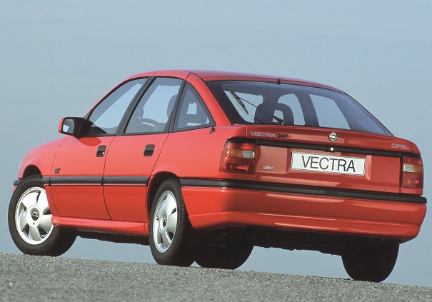 Há 26 anos o Chevrolet Vectra de primeira geração moderniza o segmento ...