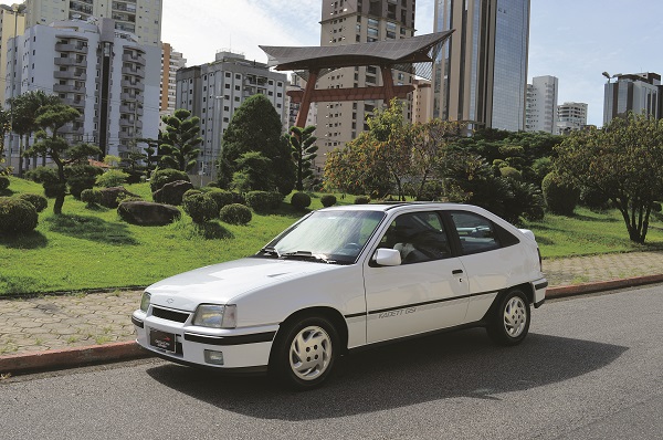 Chevrolet Kadett GSi 1993, a vocação esportiva com a modernidade da ...