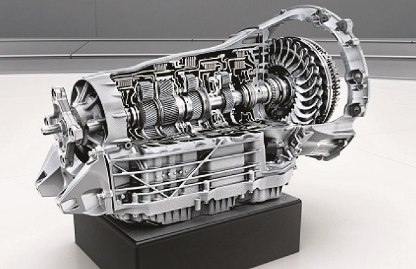 A transmissão automática ZF de oito velocidades (figura 2) é 11% mais ...